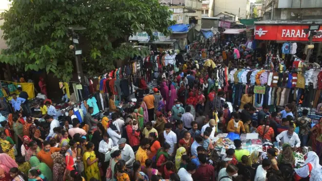 India: Ratusan orang tewas akibat berdesakan di festival keagamaan Hindu - BBC News Indonesia