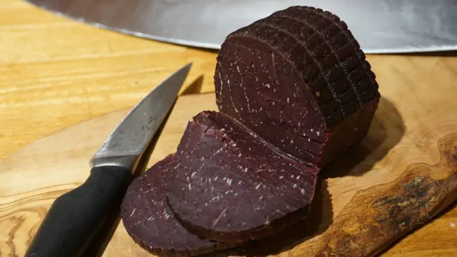 นักวิทยาศาสตร์กำลังเรียนรู้ที่จะพูดภาษาวาฬ - BBC News ไทย