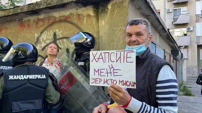 Redari, ograde i katanci: Peti dan blokade suda u Novom Sadu - BBC News na srpskom