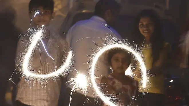 Firecrackers: దీపావళి టపాసులు అమ్మితే మూడేళ్లు జైలుశిక్ష, టపాసులు ...