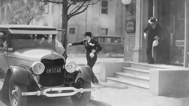 El anarquista español que estafó millones a uno de los mayores bancos del mundo y cuya vida se ...