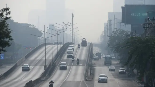 เชียงรายวิกฤต ฝุ่น PM2.5 เกินค่ามาตรฐาน 15 เท่า - BBC News ไทย