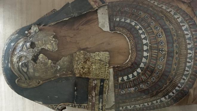 El "impresionante" descubrimiento de una enorme estatua en Egipto que ...