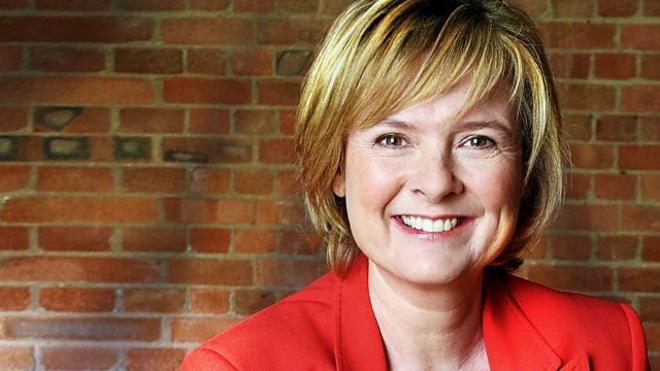 Siapa Huw Edwards, presenter BBC yang dituduh terlibat skandal seks? - BBC News Indonesia