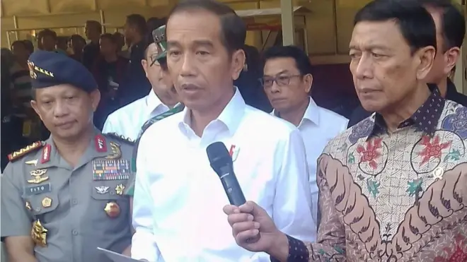 Bom Surabaya: 'Saya tidak terlalu kaget Dita meledakkan diri bersama keluarganya' - BBC News ...