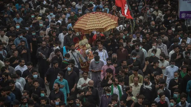 Kacbada: Sida ay u dhacday dhar-ka-bedelidda Kacbada ee lagu beegay ...