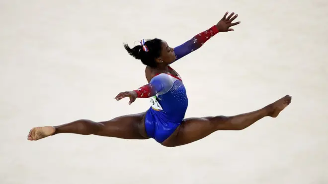 Simone Biles: la gimnasta estadounidense es la primera mujer en conseguir el salto más difícil ...