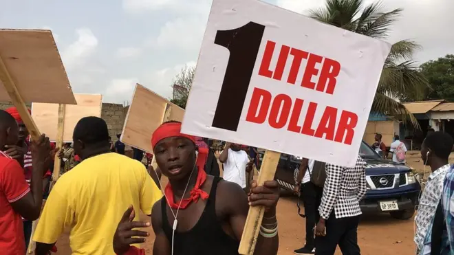 Ghana: Government reduce fuel prices by 2% after COPEC demo - BBC News ...
