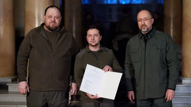 Заявка на вступление в ЕС направлена президенту Франции Эмманюэлю Макрону, чья страна председательствует в Совете ЕС, а также президенту Европейского совета Шарлю Мишелю и президенту Европейского парламента Урсуле фон дер Ляйен