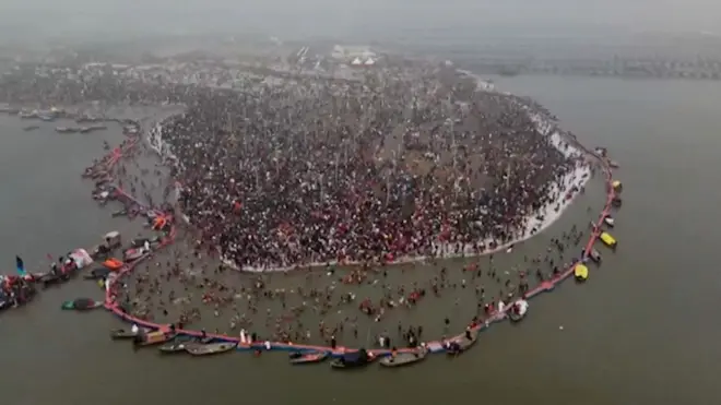 Stampedo na najvećem verskom festivalu u Indiji: Porodice traže nestale rođake - BBC News na srpskom