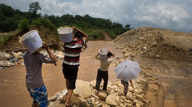 ပြည်တွင်းစစ်ထဲက ထေရဝါဒဗုဒ္ဓ လူထုသင်္ဂါယနာ Bbc News မြန်မာ