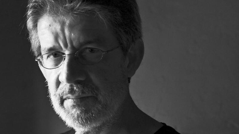 Tomás González: "Algún otro 'pinche' virus bien podría acabarnos del ...