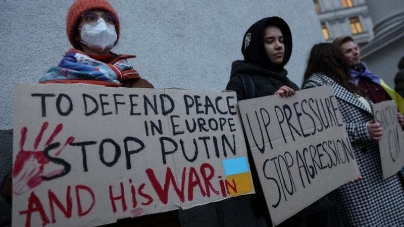 Rusia Y Ucrania Putin Ordena El Envío De Tropas A Donetsk Y Luhansk