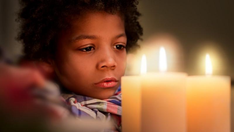 El fuego, ¿es líquido, sólido o gaseoso? Y, ¿por qué es caliente? - BBC ...