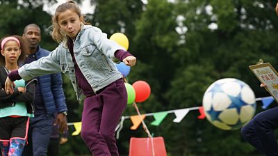 Could you and Boggy be Besties? - CBBC - BBC