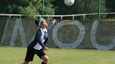 Could you and Boggy be Besties? - CBBC - BBC