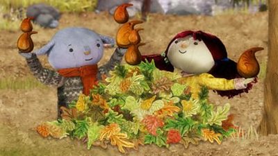 Five things to do in autumn with kids - CBeebies - BBC
