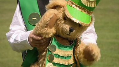 Mo Mo's Rainbow - CBeebies - BBC