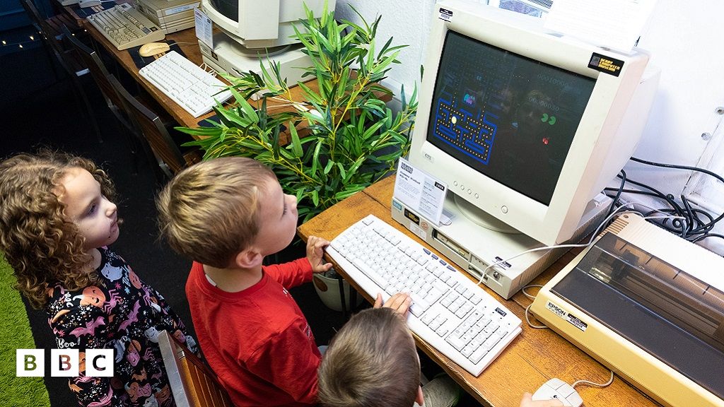 Derby Computer Museum - CBBC