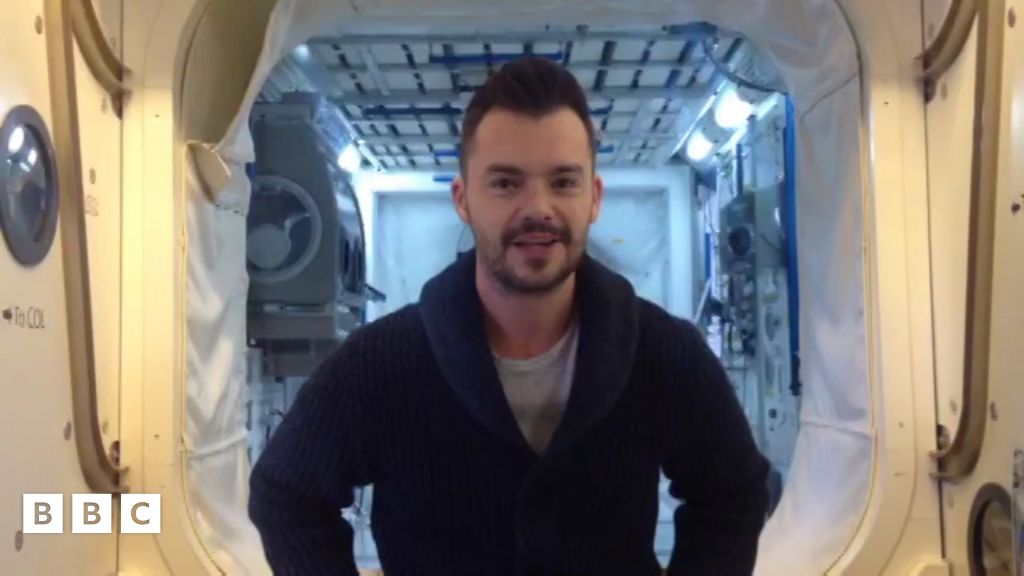 Barney's in space - CBBC