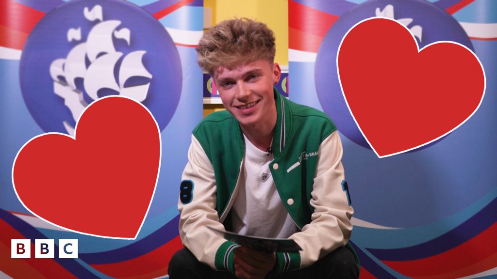 HRVY reads out cringey chat-up lines! - CBBC
