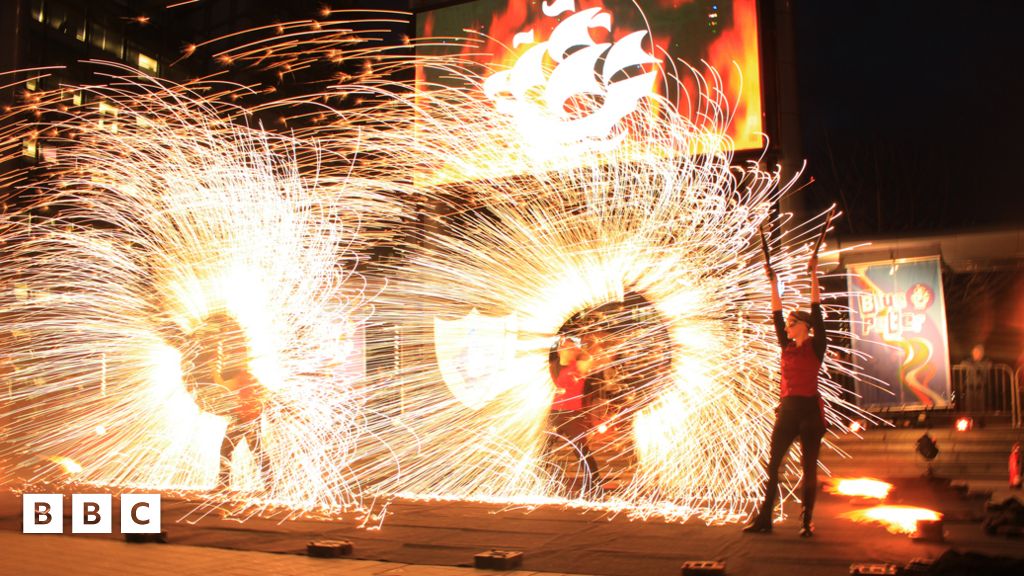 Flambé Circus' Blue Peter performance! - CBBC