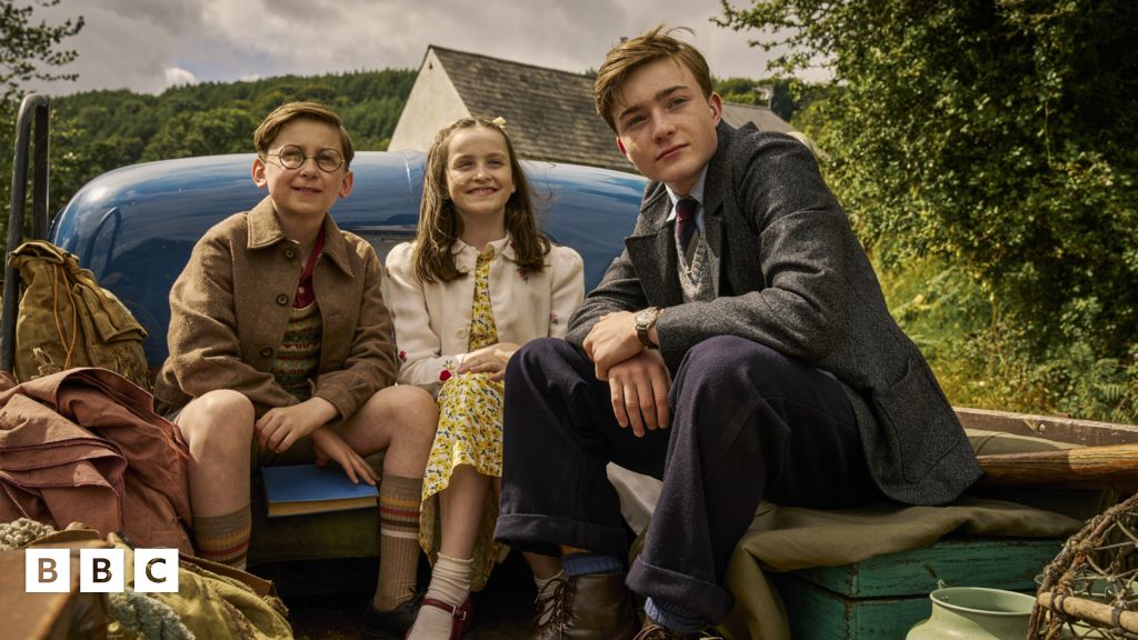 Famous Five - Sneak Peek - Enid Blyton - CBBC