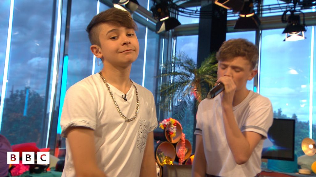 Bars and Melody perform Bills - CBBC