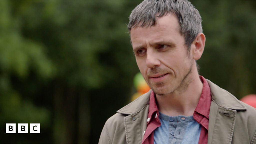 Jamie's dad acts suspiciously - CBBC