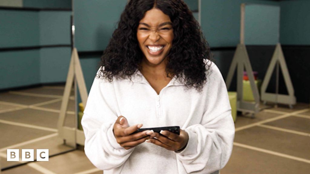 Kenzie reacts to her first TNS episode debut - CBBC