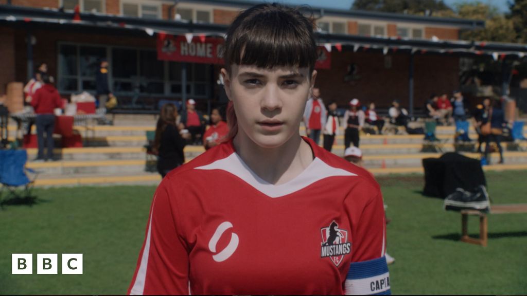 Can Captain Bella lead the team to victory? - CBBC