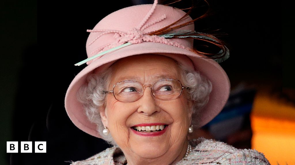 Quiz: The Queen's bizarre birthday gifts - CBBC