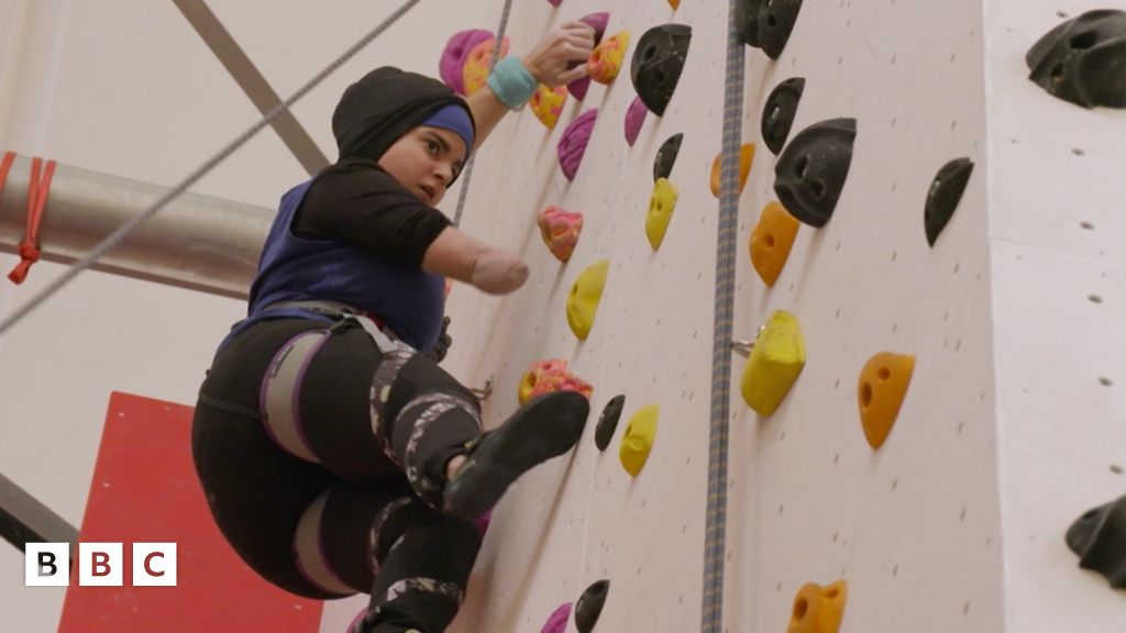 Operation Ouch - Top 3 Amazing Body Tricks - CBBC