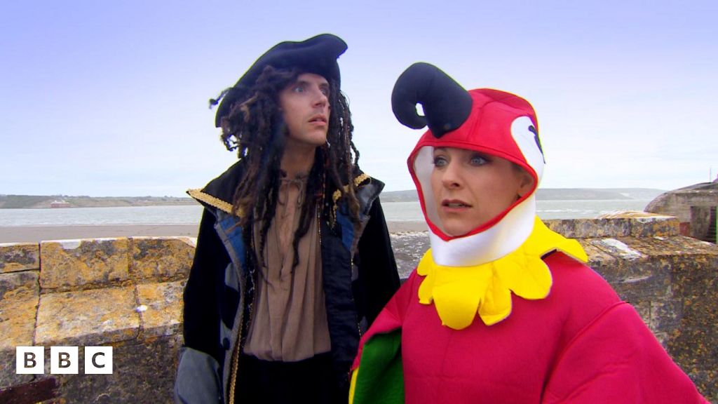 Best of: Outfits - CBBC