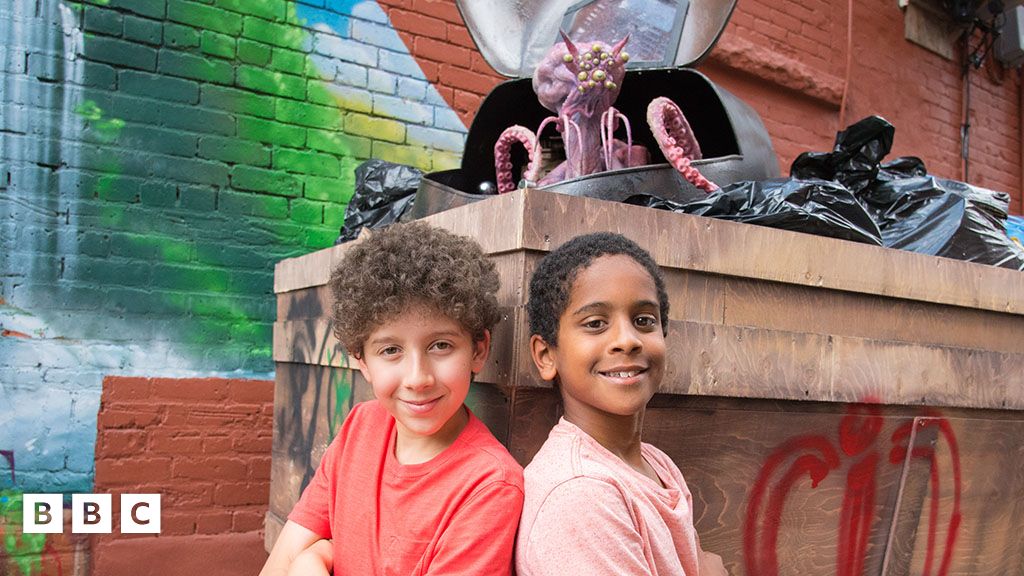 Alien landing! - CBBC