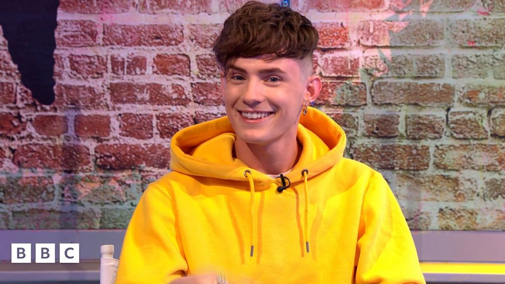 Social Media Magician Joel M plays Splat and Chat on CBBC's Saturday ...