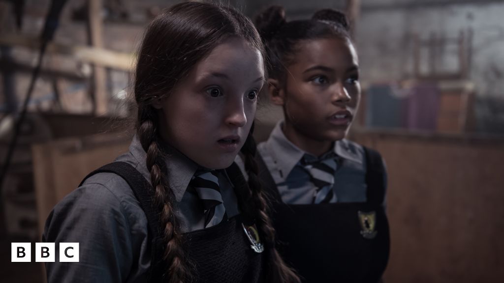 Mildred and Enid are captured - CBBC