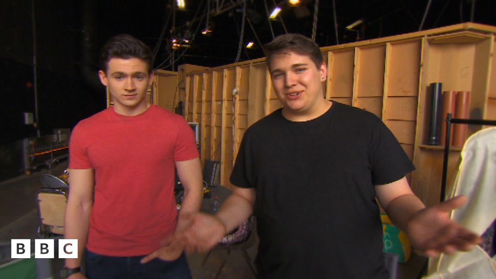 CBBC Extra Wizards vs Aliens Superfan Visit Part 1 - CBBC