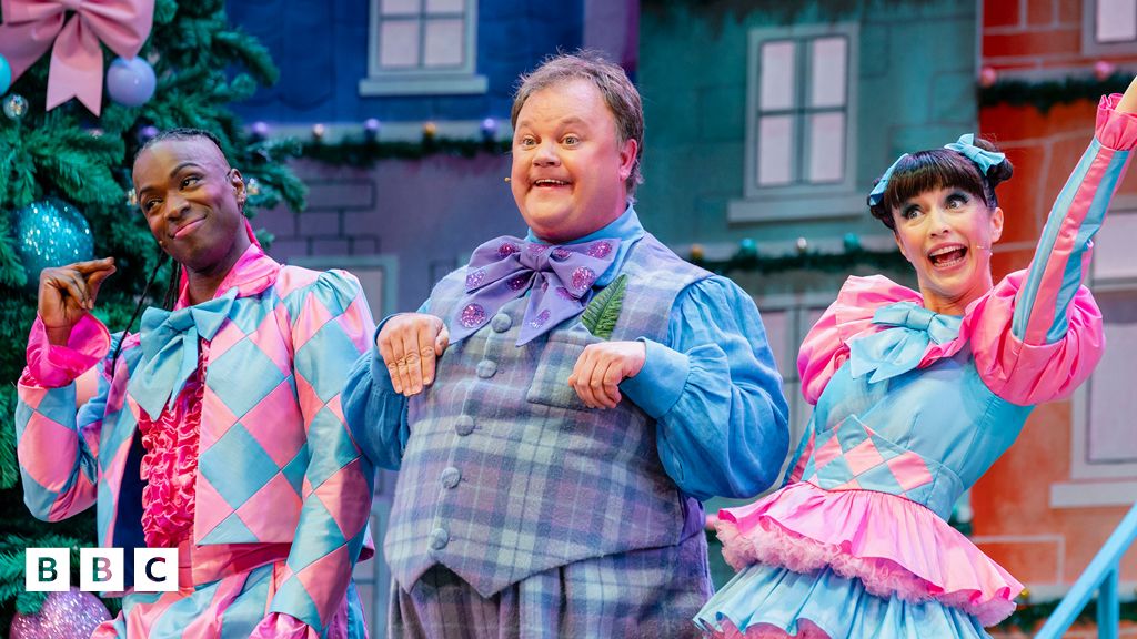 Sneak Peek: CBeebies Panto Beauty and the Beast - CBeebies