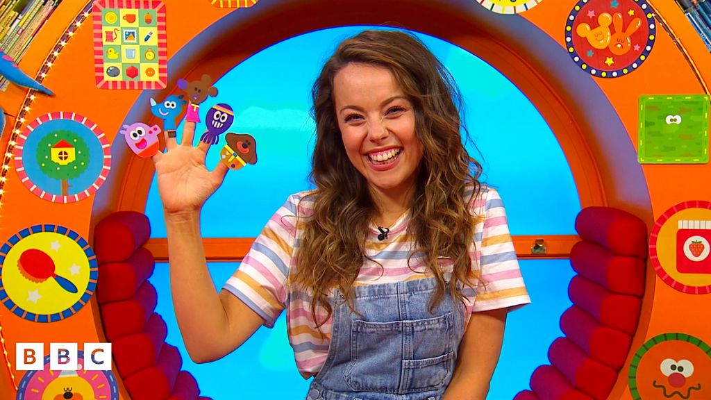 Hey Duggee finger puppet song - CBeebies
