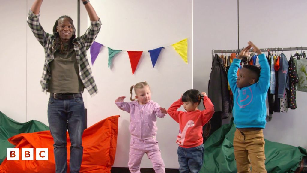 Simple ballet moves to try at home - CBeebies
