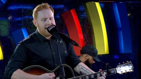 Gavin James performs 'Bitter Pill' - Chart Show Performances - CBBC