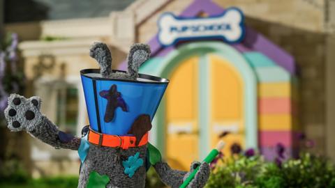 Get to know the pups in Dodge's Pup School - CBeebies