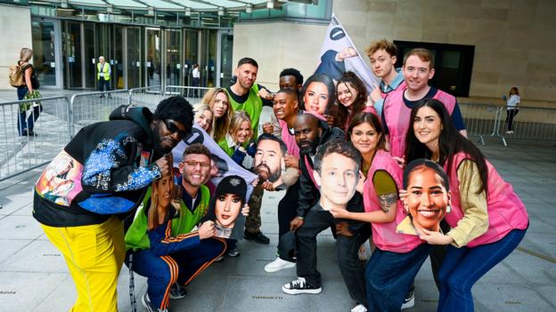 QUIZ: Radio 1's Giant Face Off | Catch up on Jamie Laing vs Greg James ...