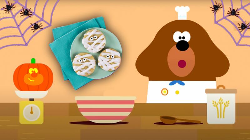 Hey Duggee easy cookie recipe for spooky mummy Halloween snacks - CBeebies