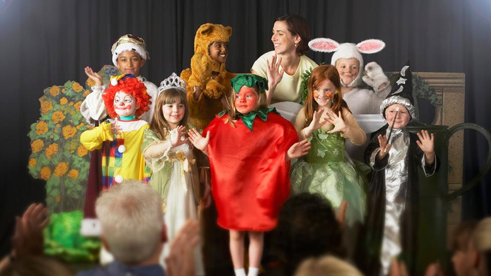 Embarrassing school play moments everyone has - CBBC