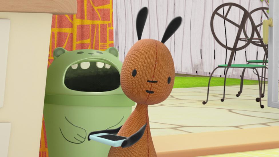 Flop's guide to surviving the Christmas Show ballot - CBeebies