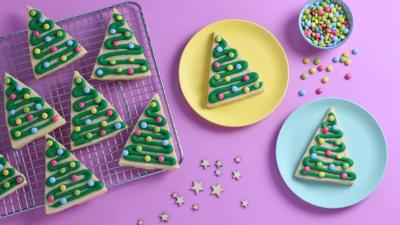 Hey Duggee easy cookie recipe for Christmas - CBeebies - BBC