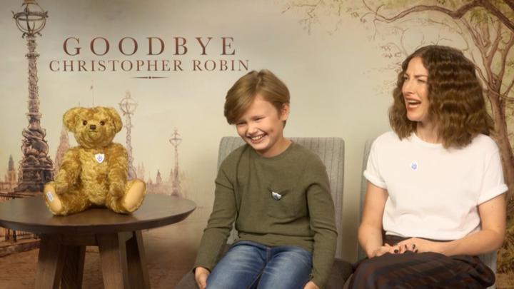 Hollywood actors chat to a teddy bear - CBBC - BBC