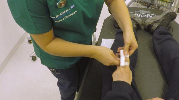 Treating bumps and bruises - CBBC - BBC